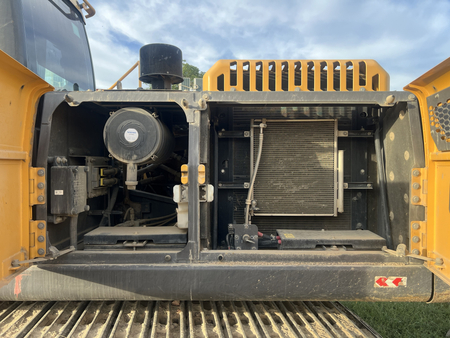 Продаетчя гусеничный экскаватор VOLVO EC220Dl