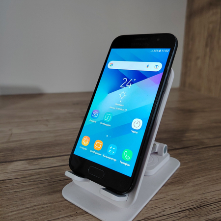 Samsung A 3 17 sotiladi