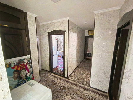 Продаётся трёхкомнатная квартира