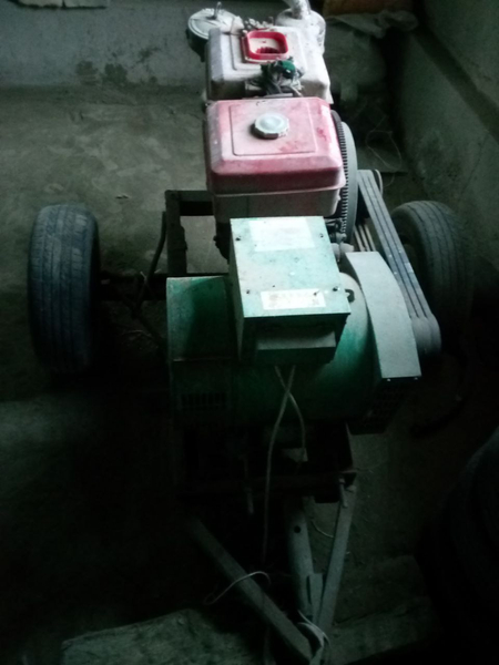 Ginerator sotiladi chotki ishlaydi Narxi 1200 Yu
