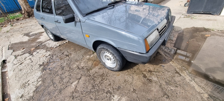 Срочно продаю машину