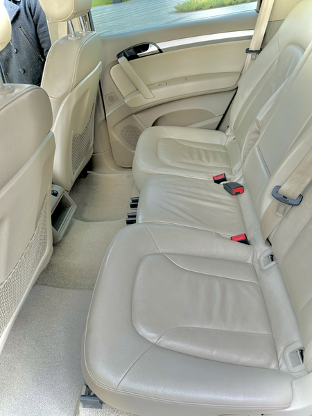 Audi Q7 3.6 sotiladi