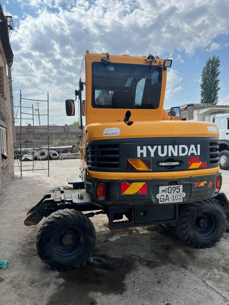 Продаётся эксковатор Hyundai w55