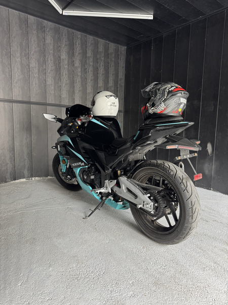 Мотоцикл китай 400RR