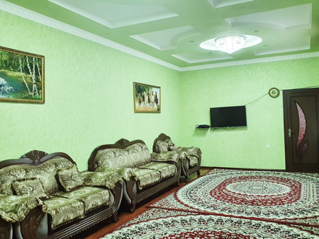 6 stx hovli sotiladi