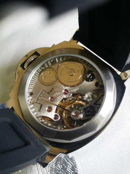 Пилот в корпусе PANERAI