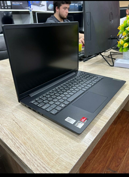 Lenovo ryzen5 8/256ssd