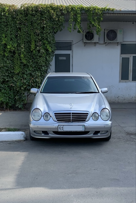 Mercedes - Benz W210