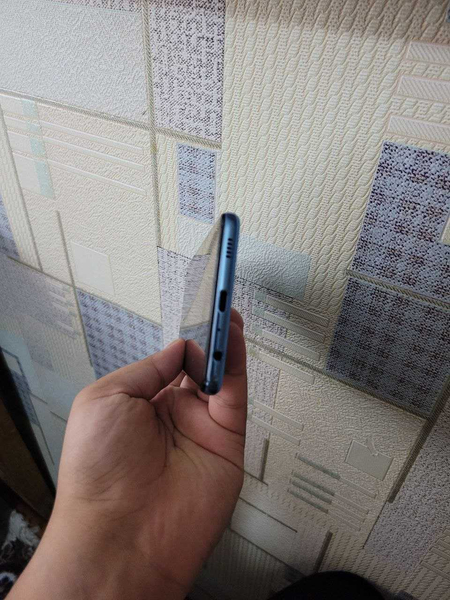 Samsung Galaxy A72 сотилади