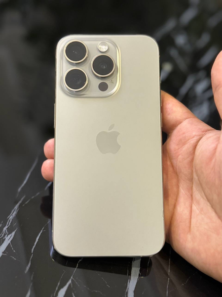 Продаю Iphone 15 pro 128