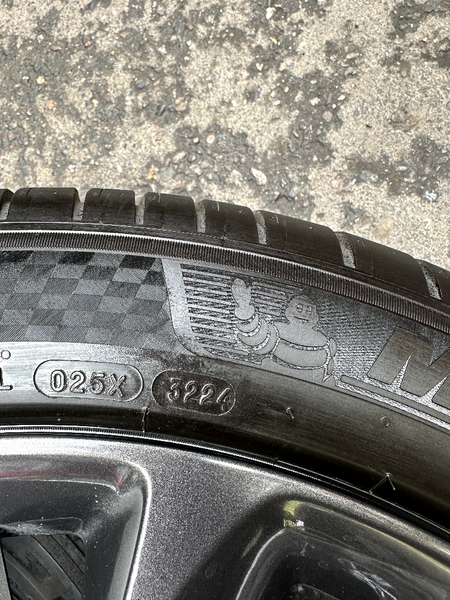 Li 9 zavod diska baloni Michelin 265/45/21 yengi diska balon yeclgan