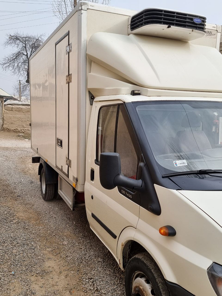 Fort tiranzit yili 2004 mator 111  gaz benzin 2ta 100talik metan ref i