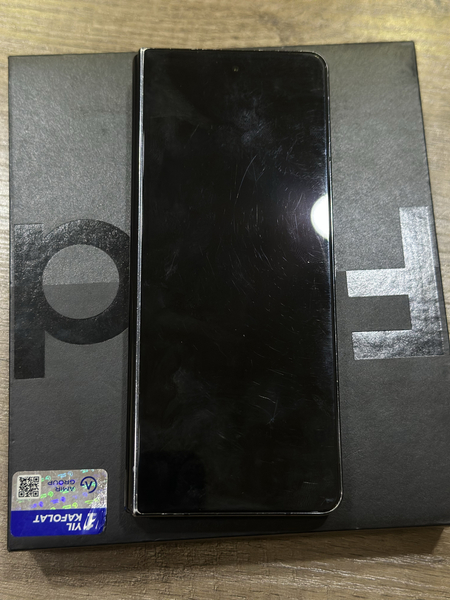 samsung z fold4 срочно сотилади