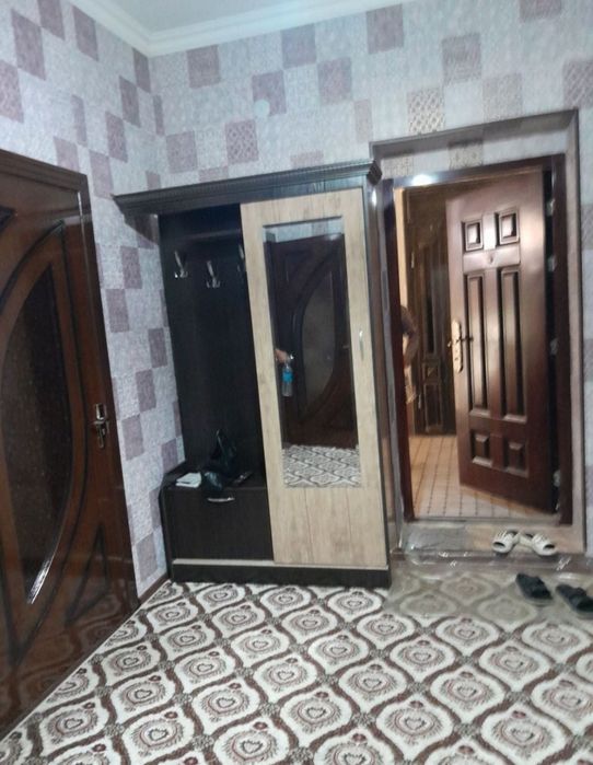 Срочно продаётся 2хком 1этаж с подвалом