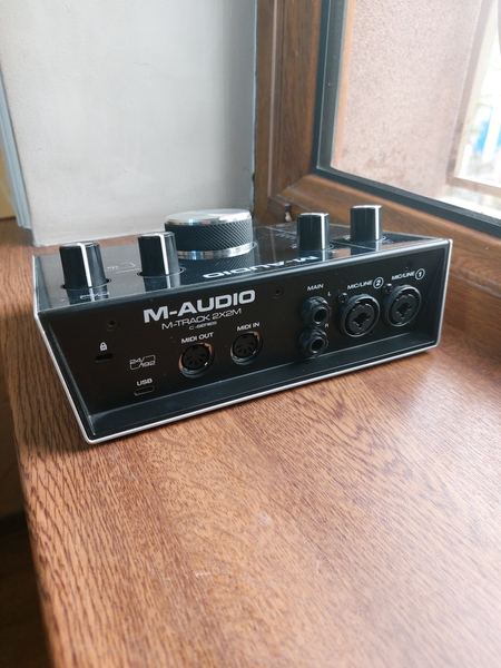 Звуковая карта M-Audio 2x2m