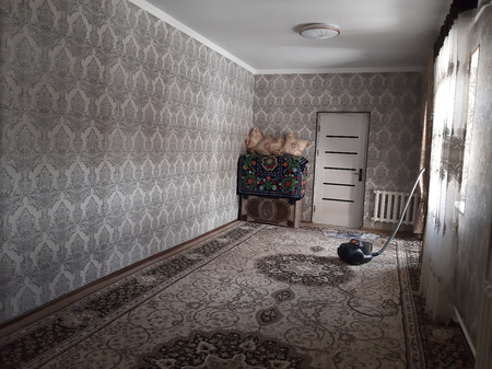 Xovli sotiladi xonalar yangi remont qilingan