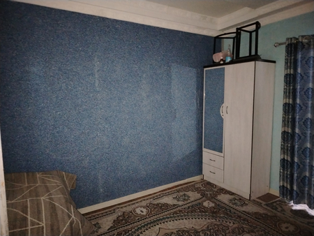 ПРОДАЕТСЯ Чирчик ш. 9 м/н АТС йул юзи Малосемейка дом 1х 18 м²