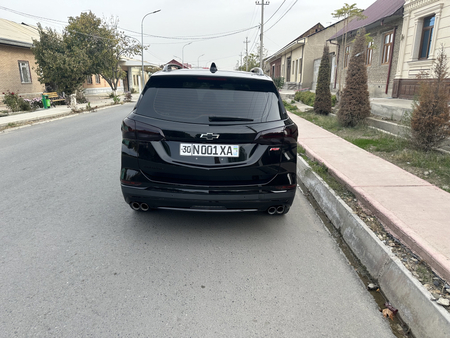 Срочно продаю машину Chewroler Equinox Full 2023 года! Пробег 17878км