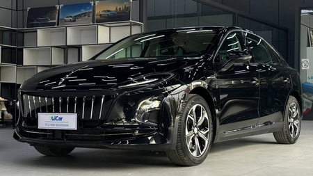 Hongqi EQm5 4900$ bilan oling