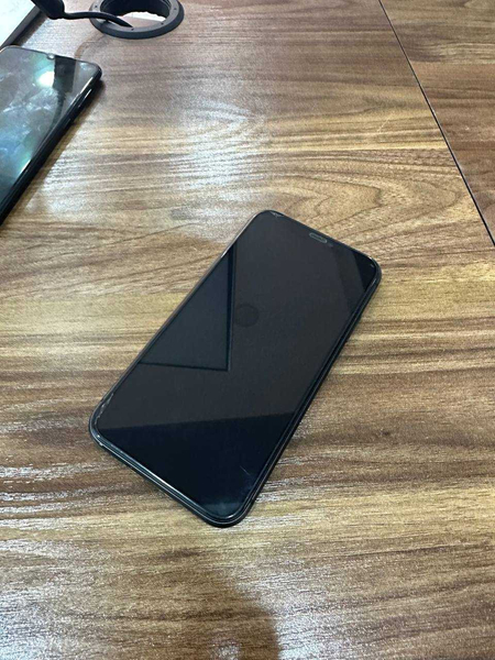iphone 11 Сотилади