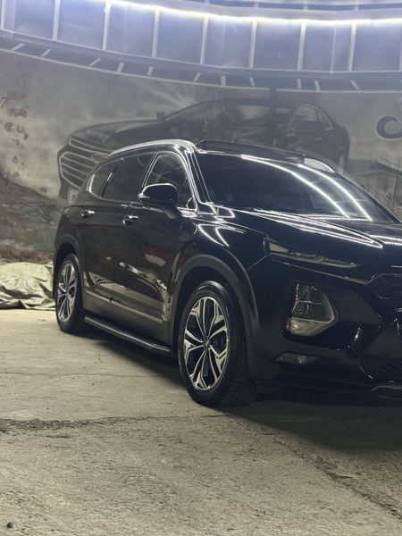 Продаю Santa Fe 2020г полный фул 7 местный