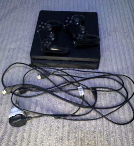 Playstation 4 slim 1 TB