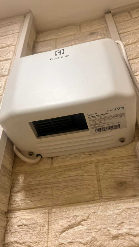 электросушитель для рук Electrolux