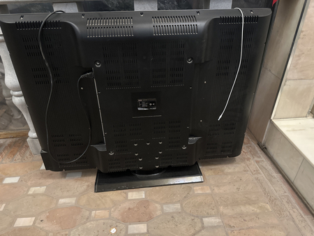 Sony televizor srochna sotiladi