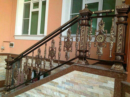 Классические перила - ограждения с коваными элементами не дорого