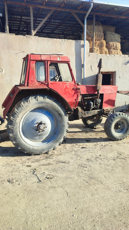 MTZ troqtor sotilodi