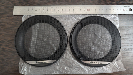 Сетка для 10 см динамиков Pioneer.