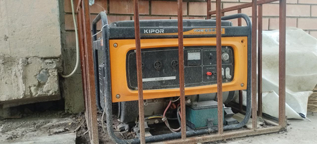Продаётся генератор Kipor KGE 650E
В рабочем сочетании.
Свет желтый.