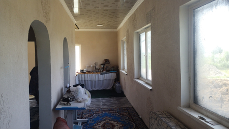 Qurulishi tufallanmagan hovli sotiladi