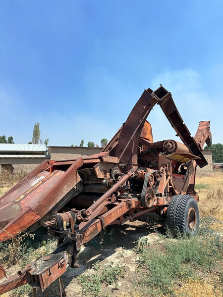 Комбайн Херсон 9