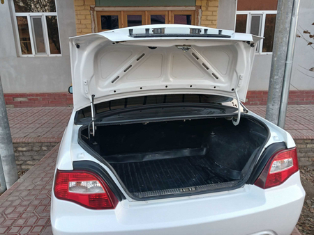 Nexia 2 2015 yil 26000 yurgan benzinda.