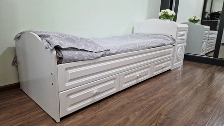 Кровать и тумба Cradles