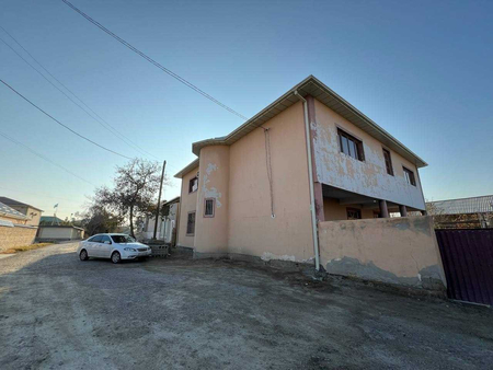 3 sotixli tayyor kotej barcha jihozlari bilan birga sotiladi.