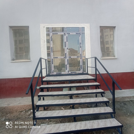 Офис, нотурар квартира срочно сотилади