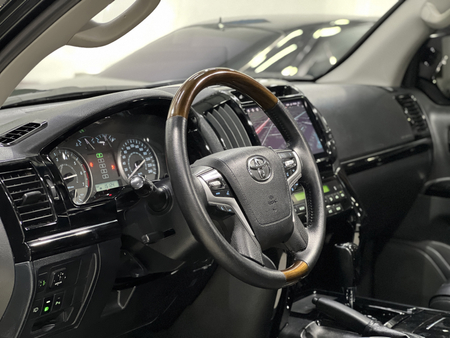 Продается Toyota Land Cruiser 200