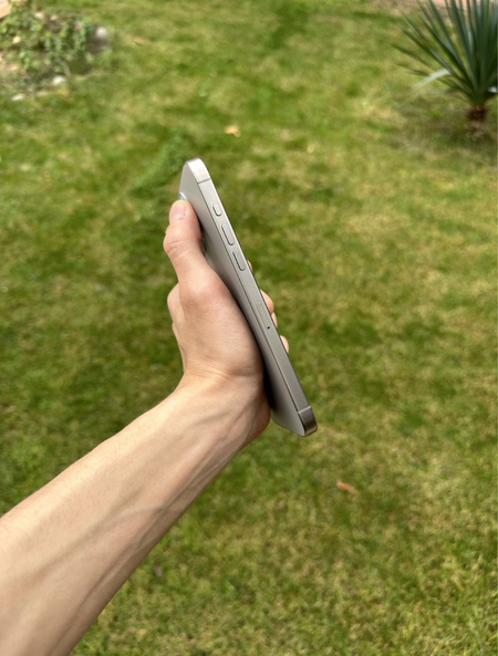 Iphone 15 pro max 256 sotiladi !