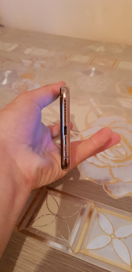 Iphone Xs gold rangli