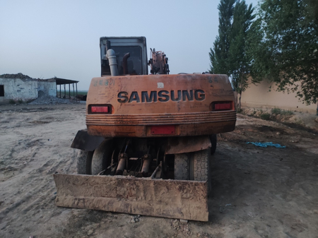 ekskavator samsung mx 132 sotiladi