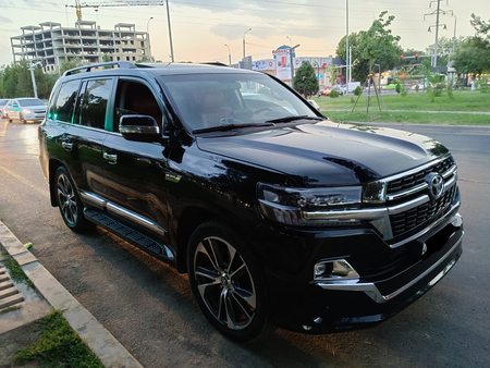 Land Cruiser 200 sotiladi 65.000$