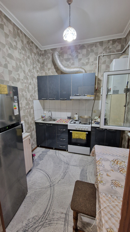 sergeli 6a  1 etaj    2 xona  + padval