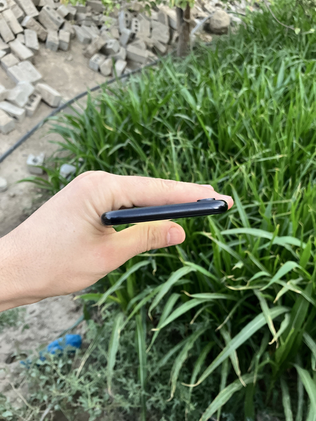 Iphone Xr sotiladi