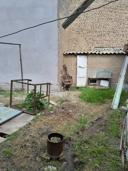 Продается дом на 2 семьи в общем дворе