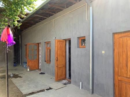 Hovli sotiladi holati yaxshi