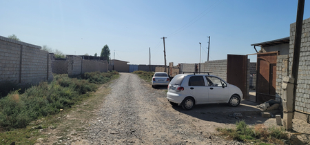 Nazarbek yer sotiladi Turkiston mahallasida 6 sotix kadastiri bor