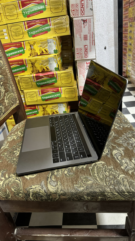 Macbook pro 13.3 inch