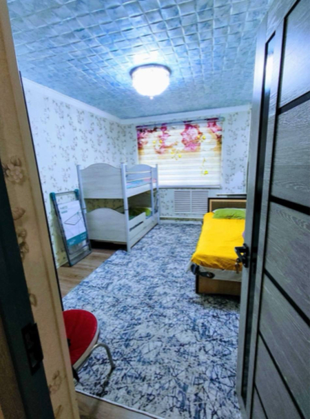 Продаётся 3в4/1/4 квартира возле ЦУМа (метро космонавтов)